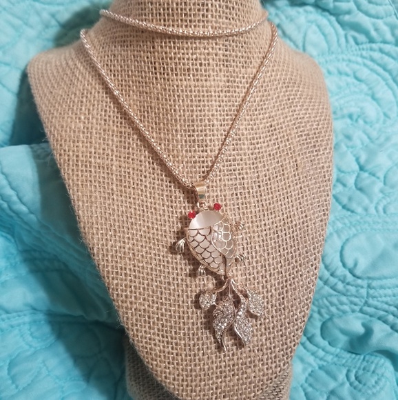 Jewelry | The Chic Gold Fish Necklace | Poshmark